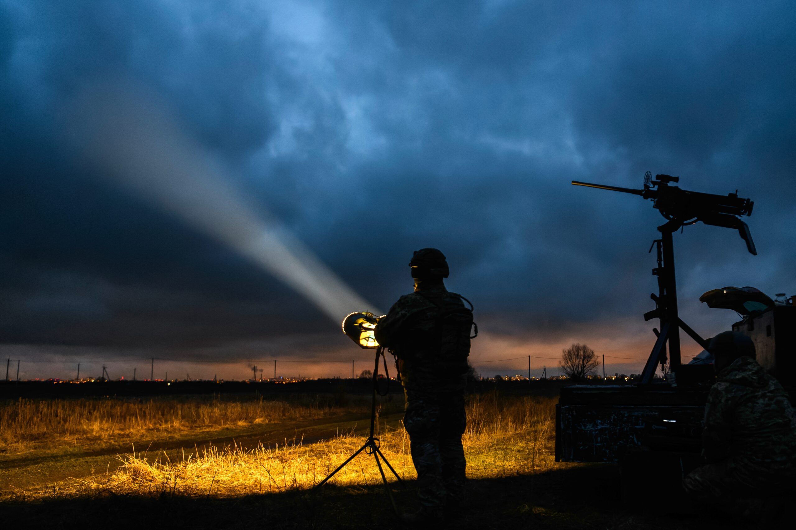 Alex Jones Warns Trump of Alleged Deep State Plot Involving UFOs and ...