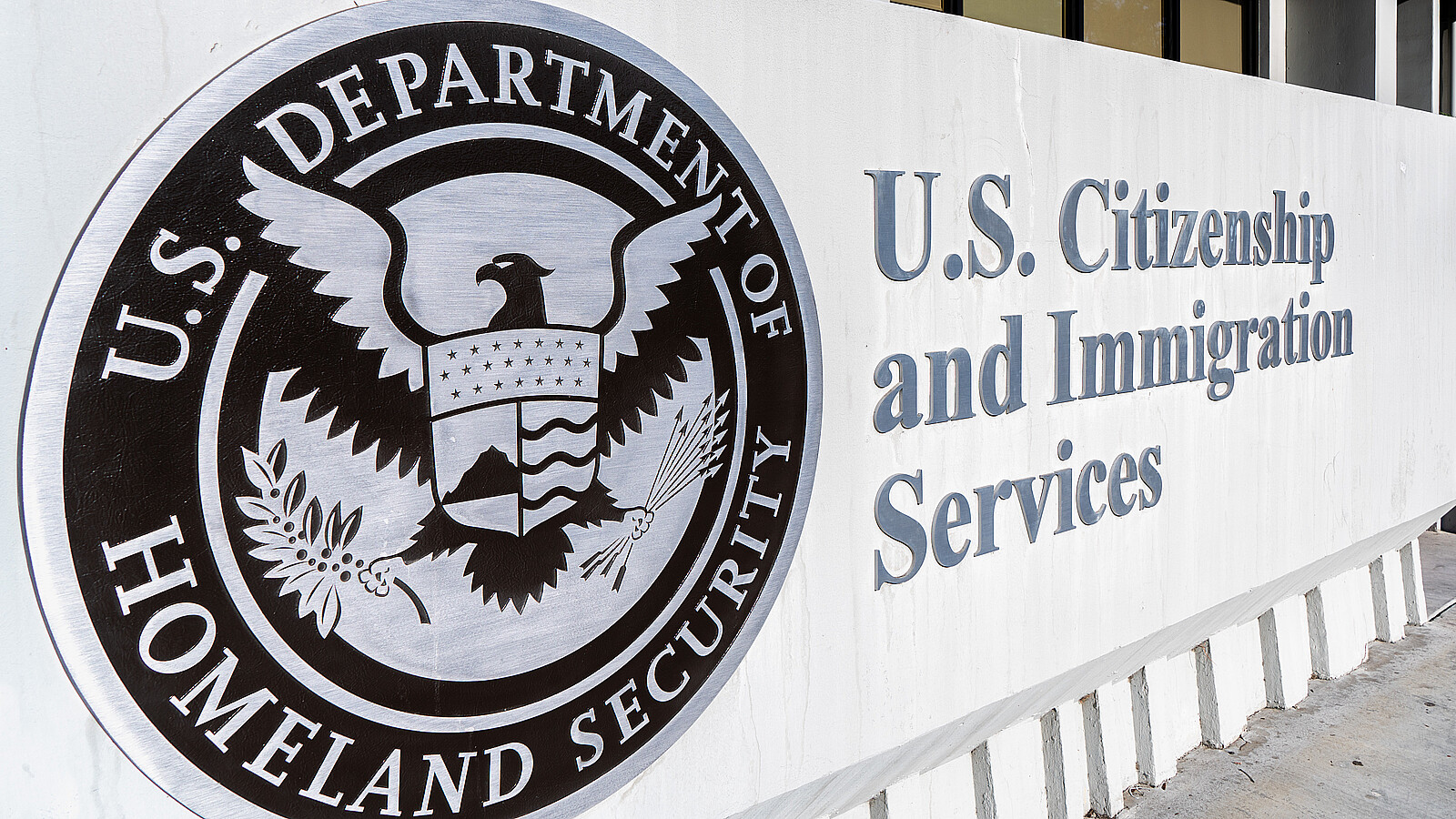 ICE Memo Authorizes Warrantless Home Entries for Deportation Arrests ...