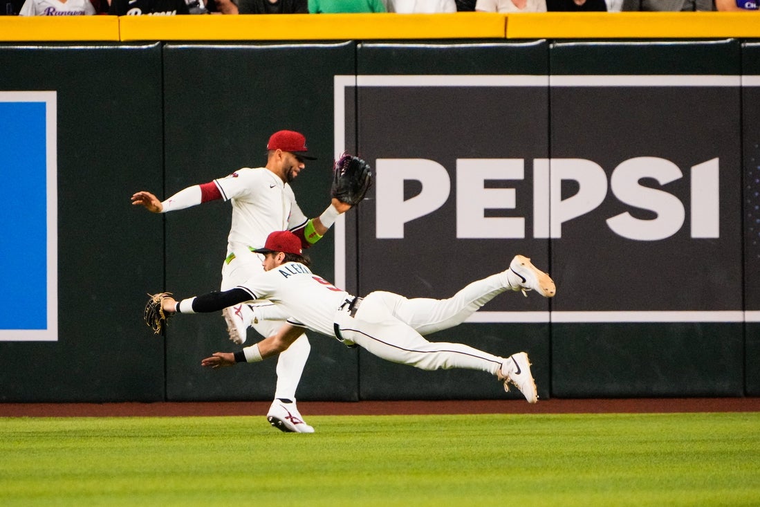 D-backs LF Lourdes Gurriel Jr. diagnosed with torn ACL – [your]NEWS