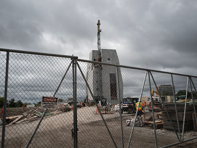 Obama Presidential Library Costs Soar to $850 Million, Faces Backlash ...