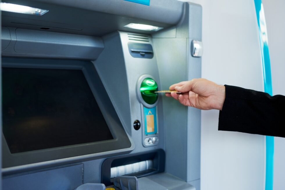 These 8 Bank ATMs Give 100 Dollar Bills – [your]NEWS