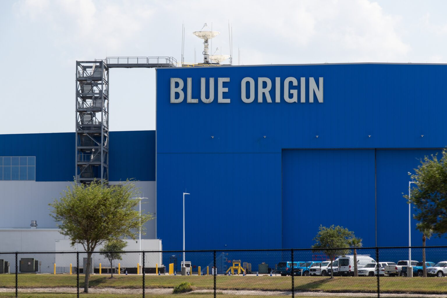 Blue Origin Sends Twin NASA Orbiters Toward Mars on New Glenn’s Second ...