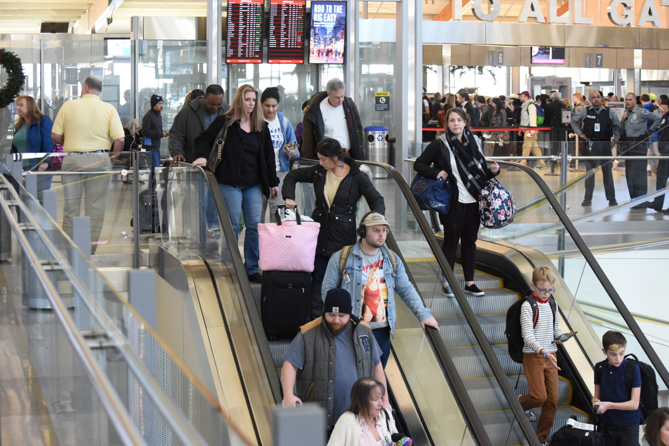 TSA Sets All-Time Passenger Screening Record Over Thanksgiving Weekend ...