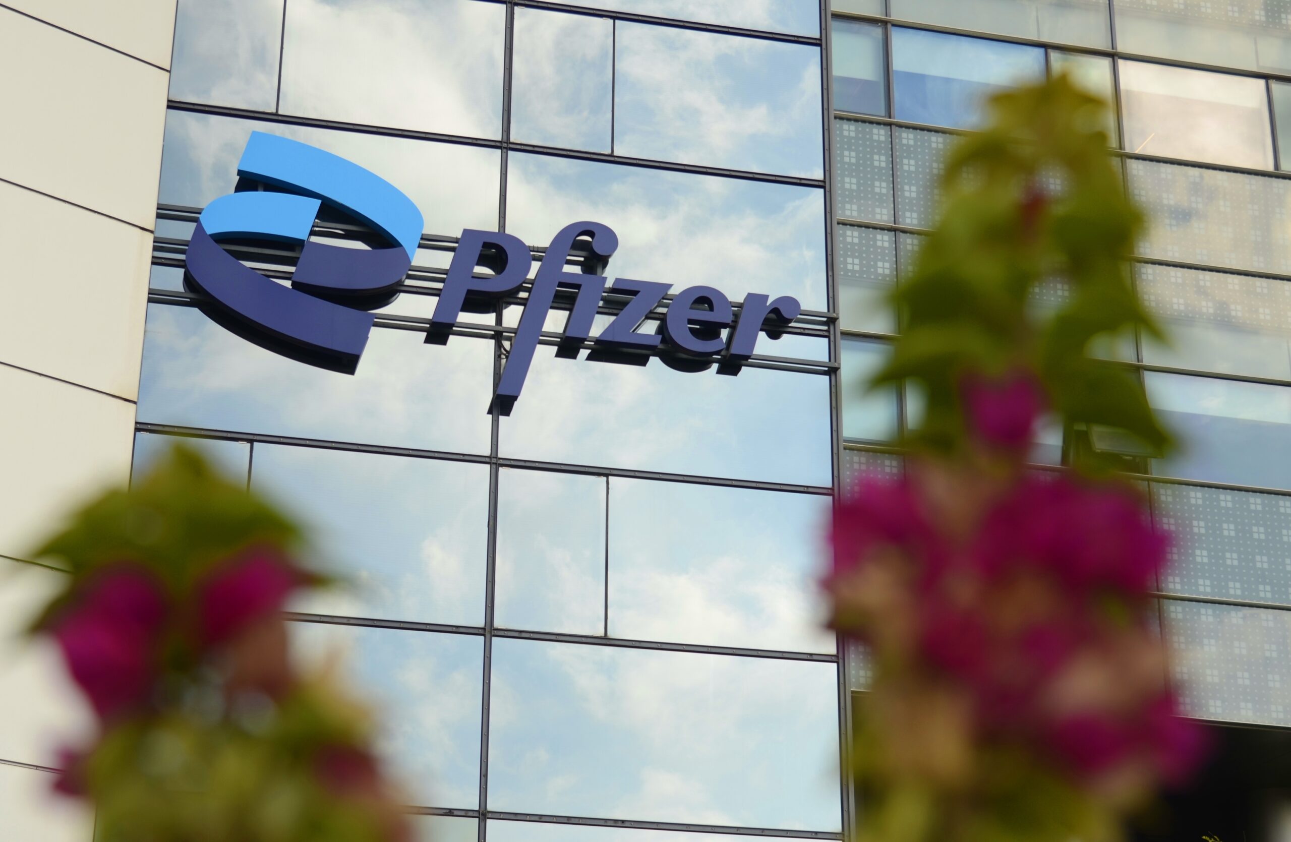 DOJ Moves to Block Pfizer Whistleblower Case After FDA Memo Links COVID ...