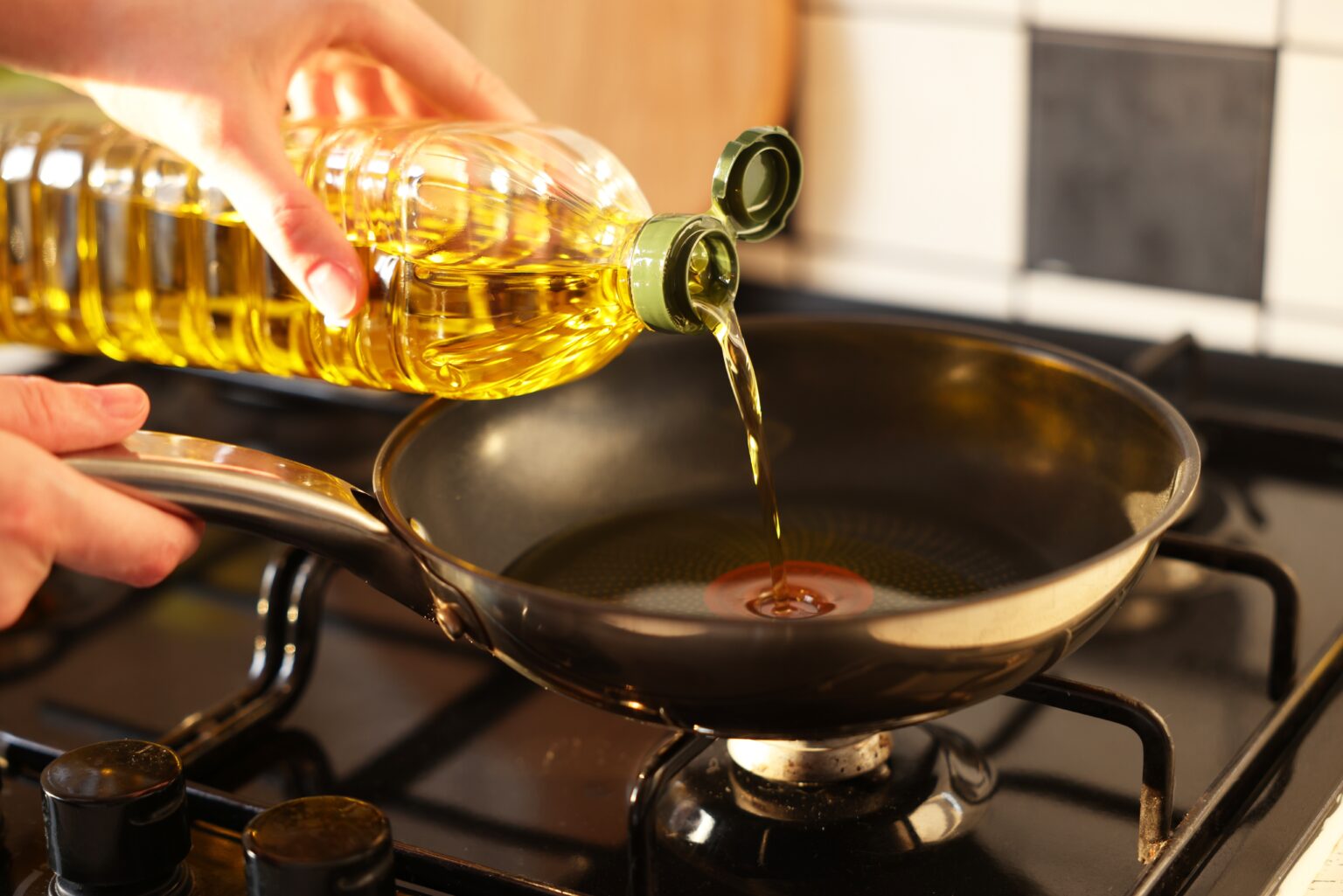 Study Links America’s Most Common Cooking Oil to Weight Gain Through Newly Identified Fat ...