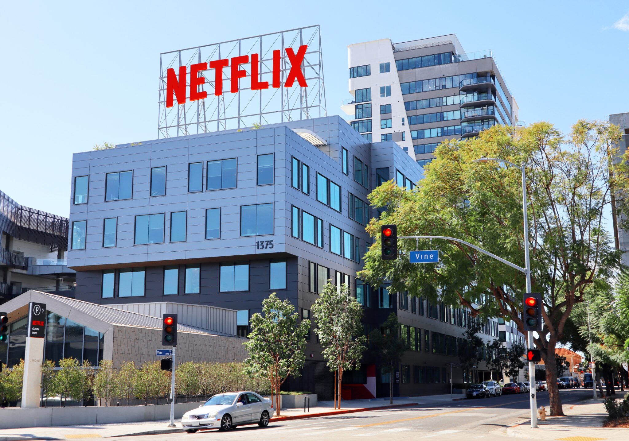 Netflix Announces $72 Billion Acquisition of Warner Bros. Discovery’s ...