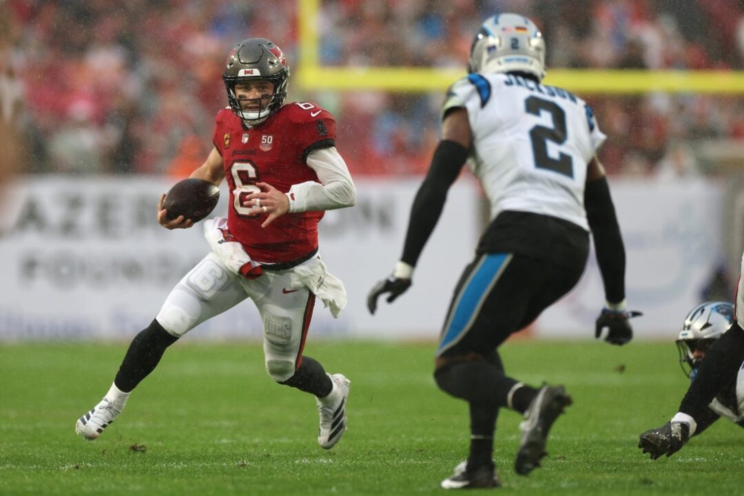 Buccaneers edge Panthers to keep NFC South title hopes alive – [your]NEWS