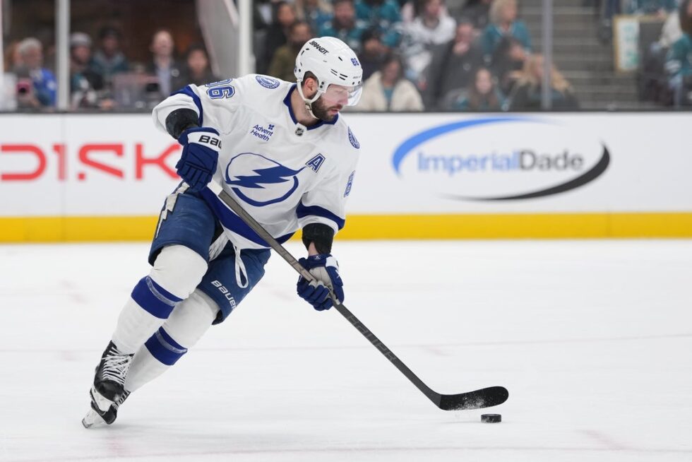 Red-hot Nikita Kucherov leads Lightning by Flyers for 10th straight win ...