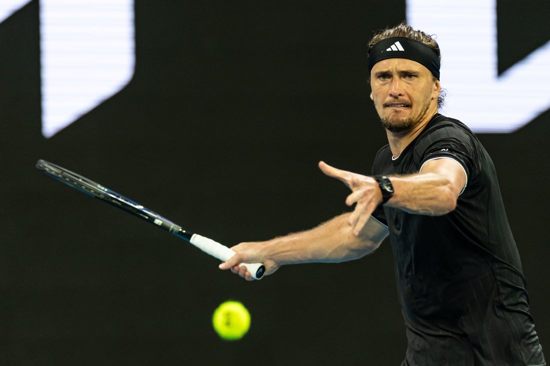 Alexander Zverev, hunting first major title, advances at Australian ...