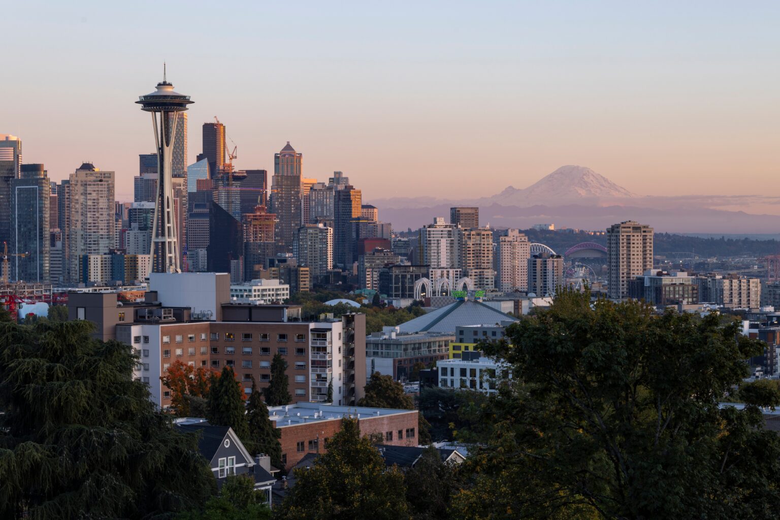 Seattle Mayor Calls for Public Resistance as City Reaffirms Sanctuary ...