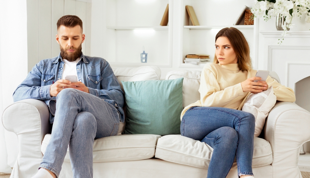 Relationship Killers: 7 Habits That Destroy Intimacy Over Time – [your]NEWS