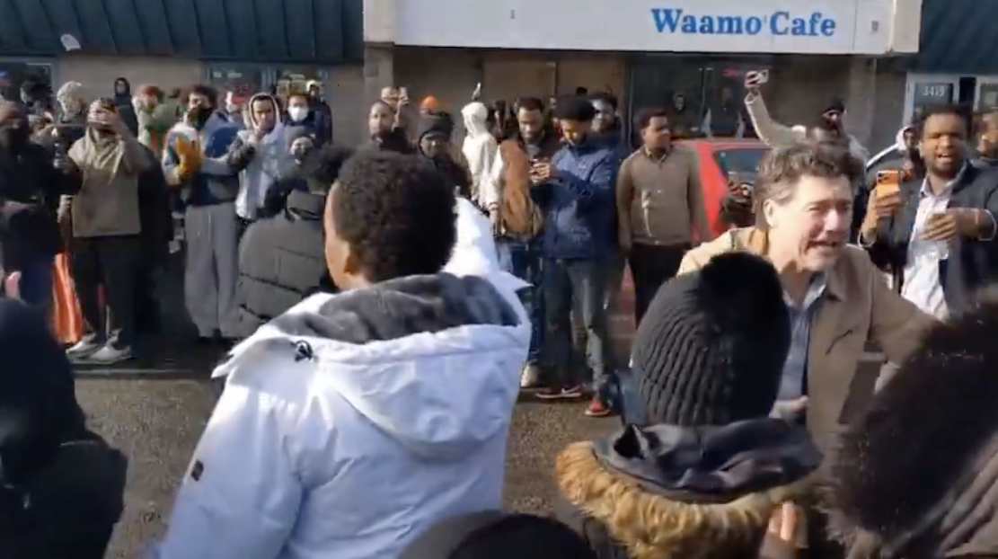 Crowd Confronts ICE Agents During Enforcement Operation at St. Cloud ...