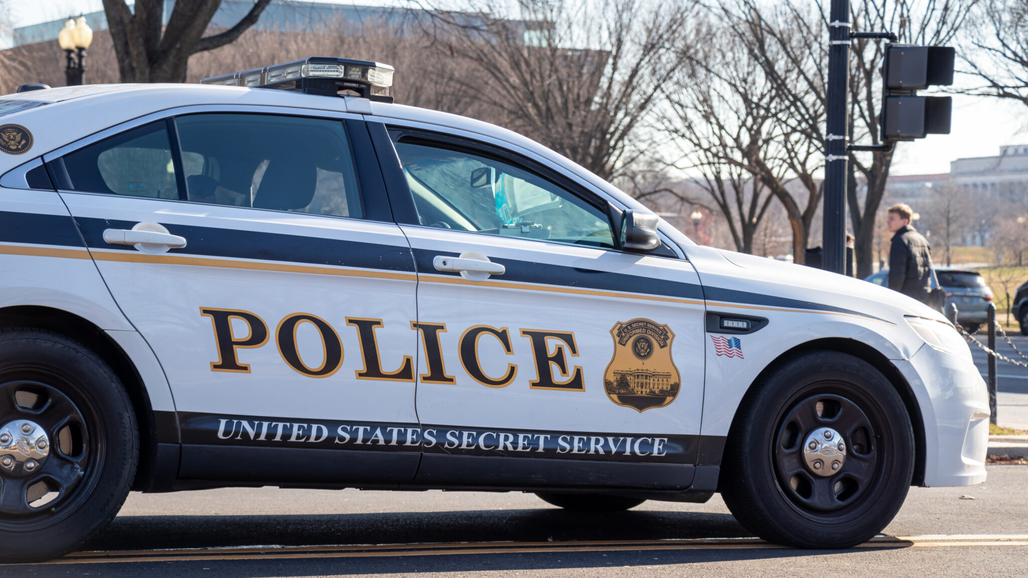 Secret Service Plans Major Hiring Surge to Add 4,000 Employees by 2028 ...