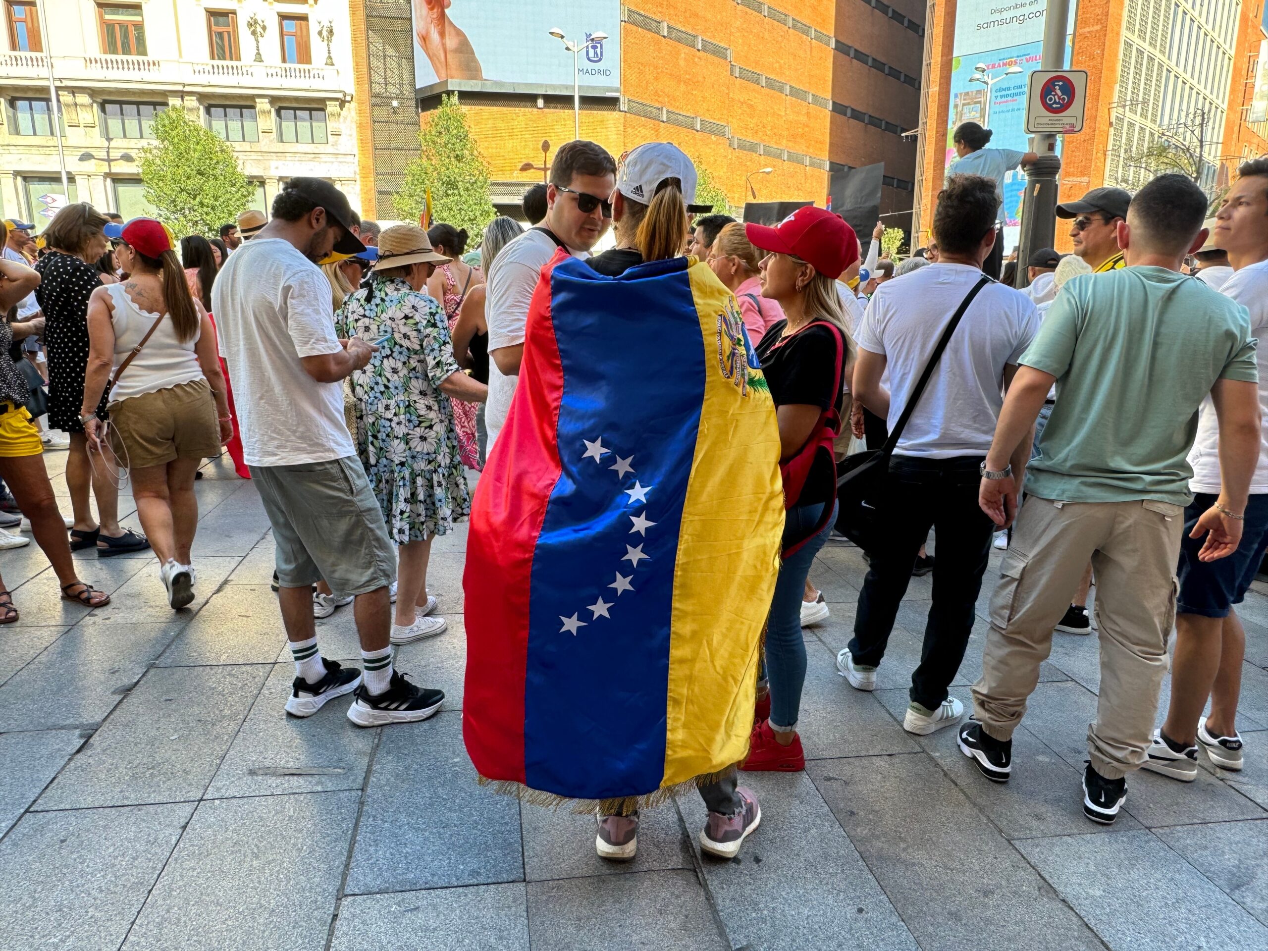 DHS Says Venezuelans Can Return Home as TPS Ends Following Maduro ...