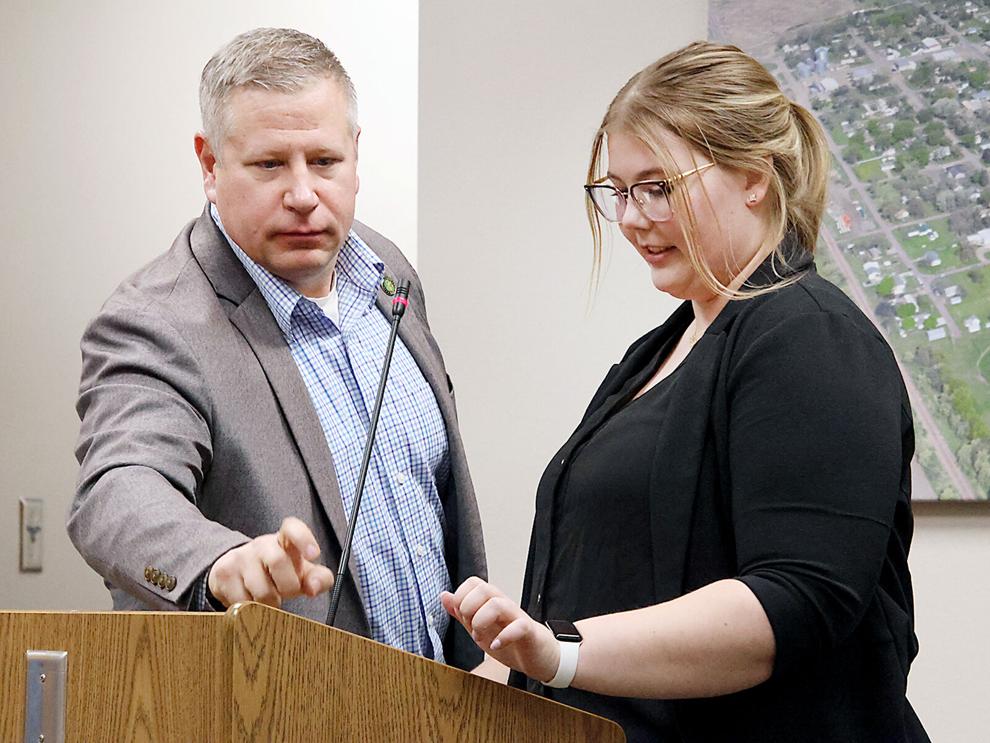Yankton County Commissioners Meet New 4H Leader – [your]NEWS