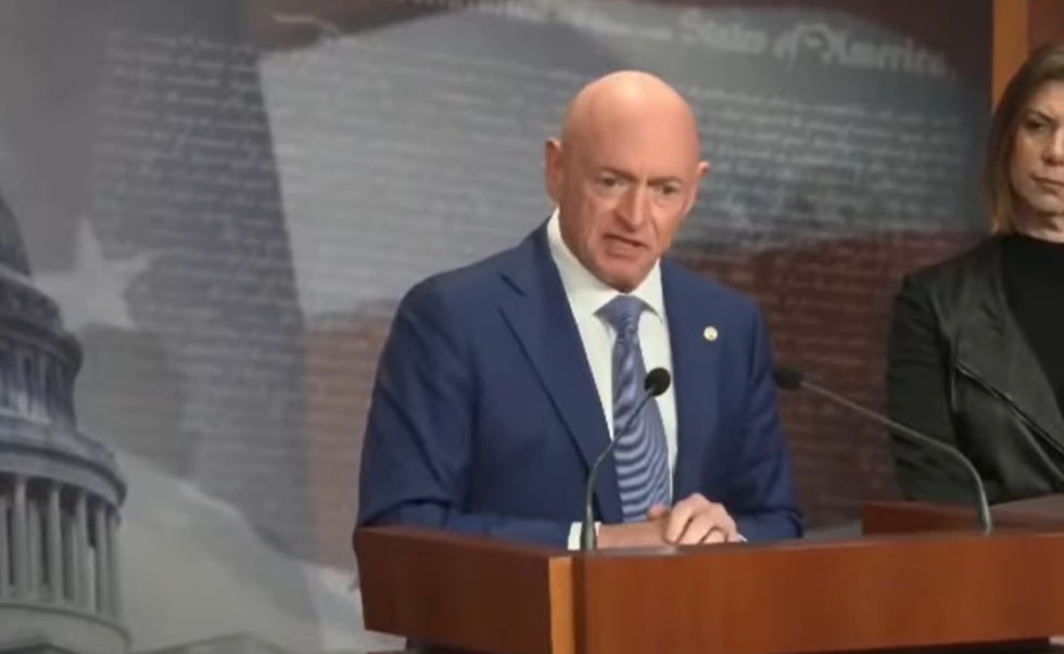 Kelly Attorney Warns DOJ Against Renewed Indictment Effort, Citing Free ...
