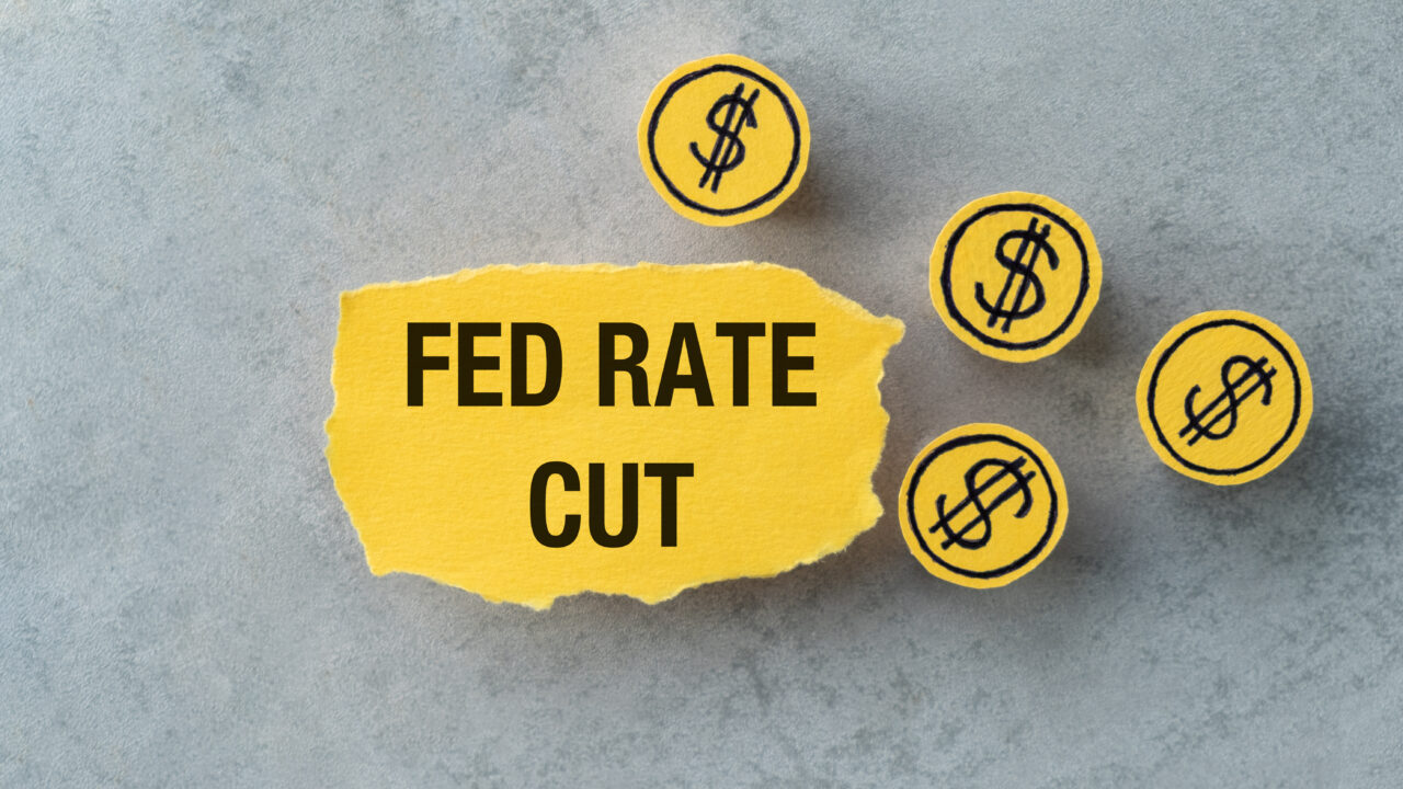 Fed Officials Signal Caution on Rate Cuts Due to Geopolitical Risks ...