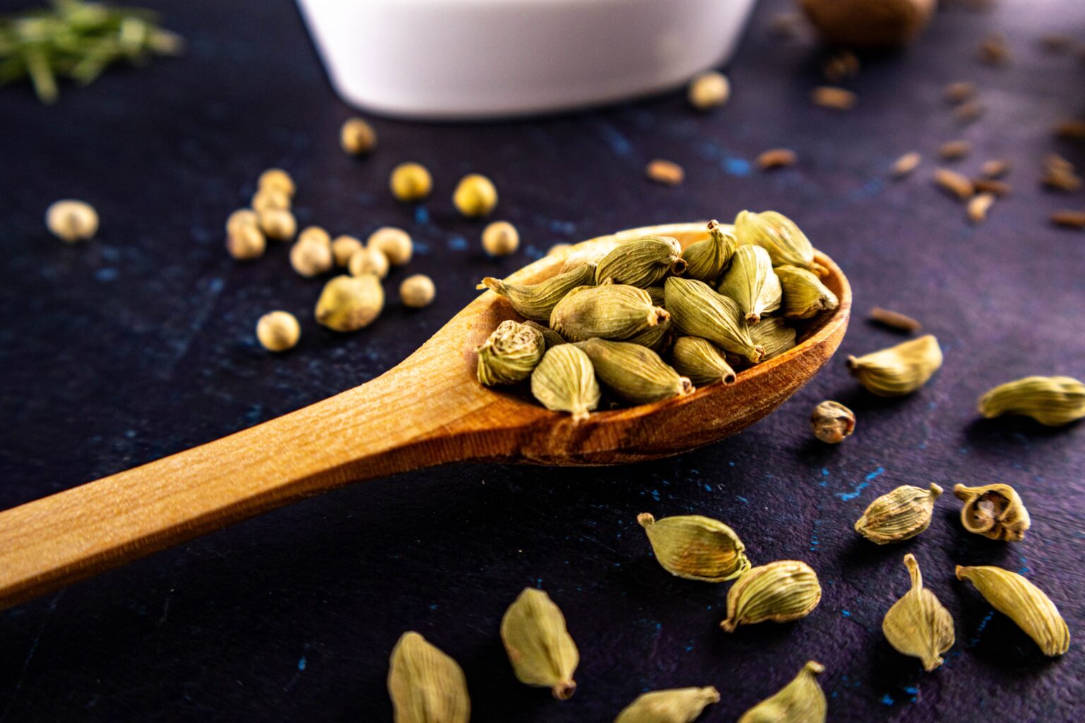 Cardamom Emerges as Post-Meal Remedy Backed by Digestive and Metabolic ...