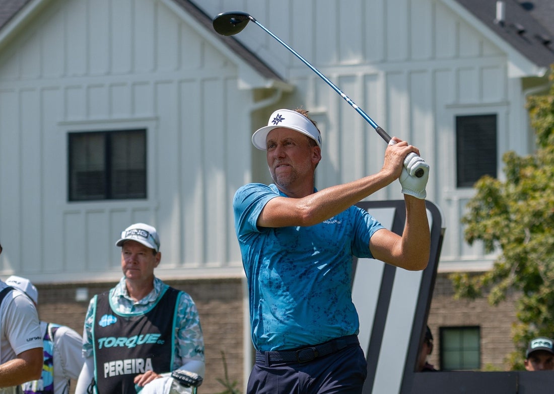 Ian Poulter plays on torn meniscus, surgery set for September – [your]NEWS