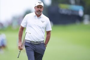Report: Phil Mickelson accused of inappropriate contact with golf club ...