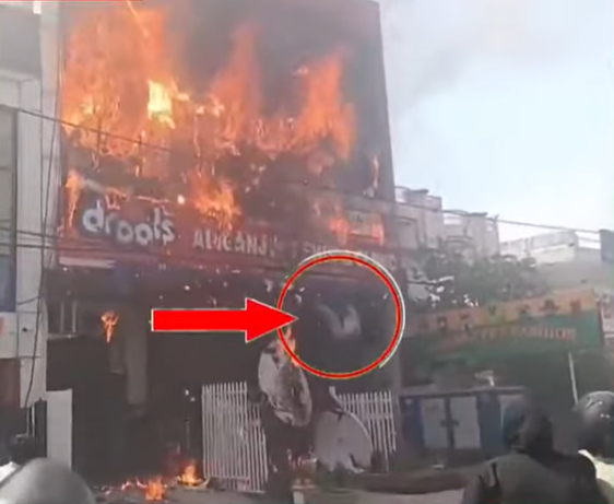 Deadly Fire in Lucknow Commercial Building Kills at Least 14, Mostly ...