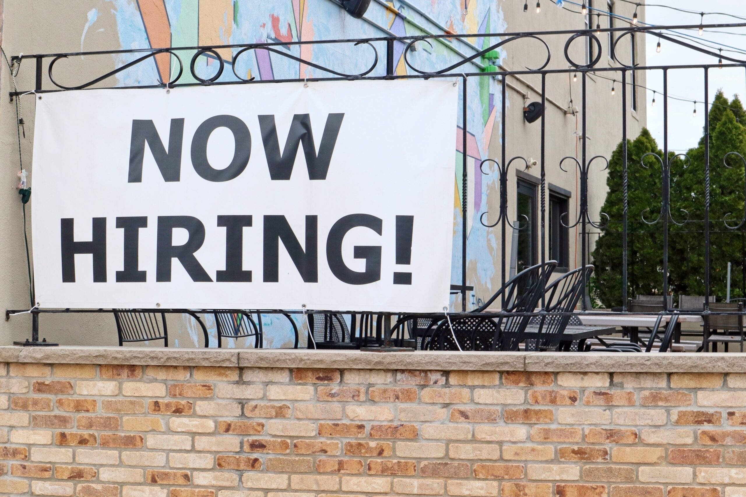 Private Hiring Tops Forecasts As U.S. Employers Add 122,000 Jobs In May ...