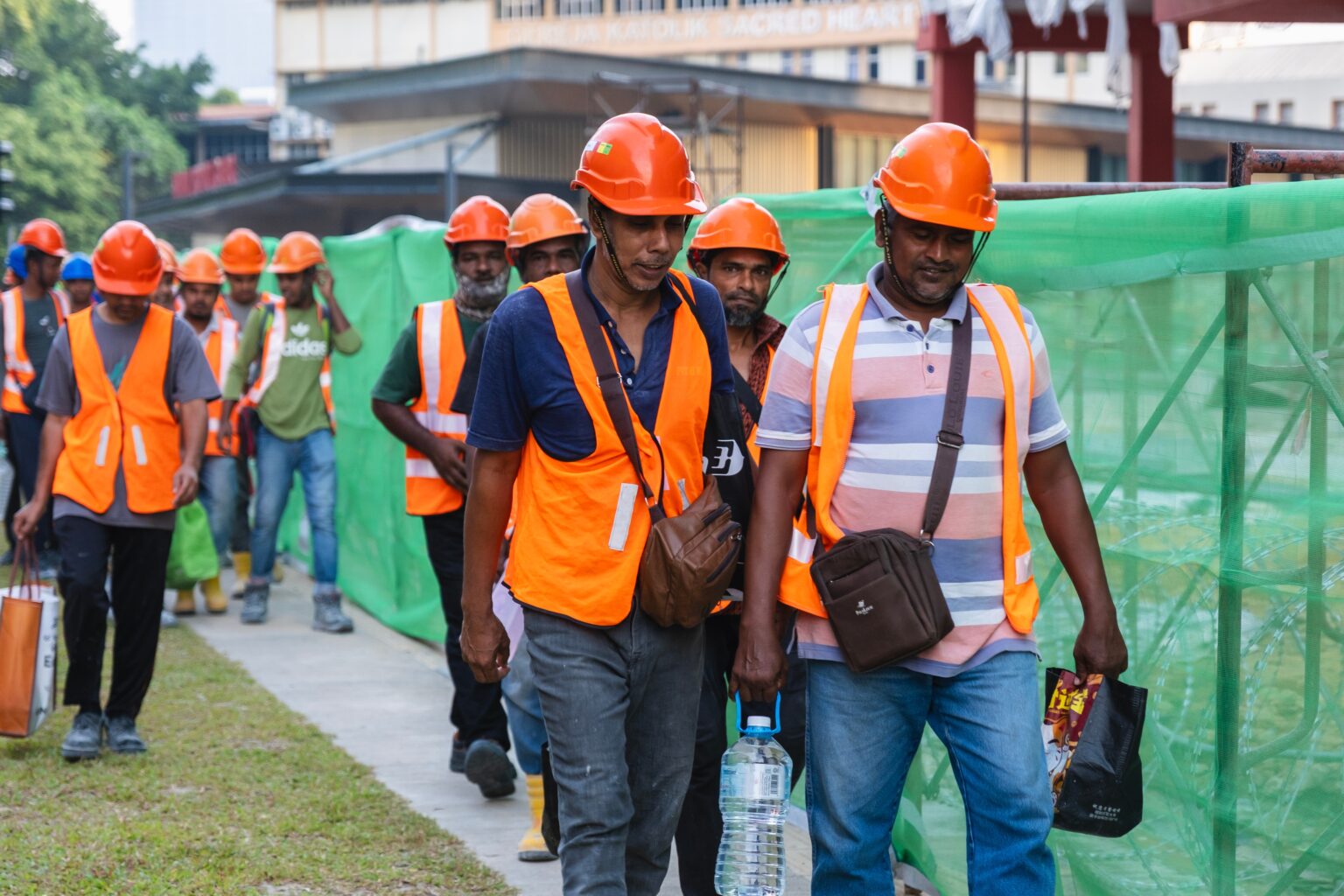 Foreign-Born Workers Filled Most New U.S. Jobs Since 2020, Reports Say ...